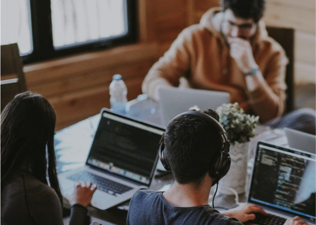 Why Us ? - Master CAWEB